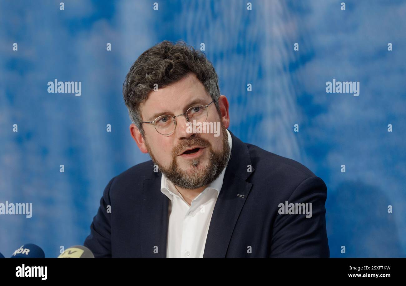 Schwerin, Germany. 24th Feb, 2025. Julian Barlen (SPD), General ...