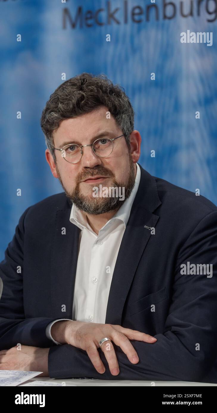 Schwerin, Germany. 24th Feb, 2025. Julian Barlen (SPD), General ...