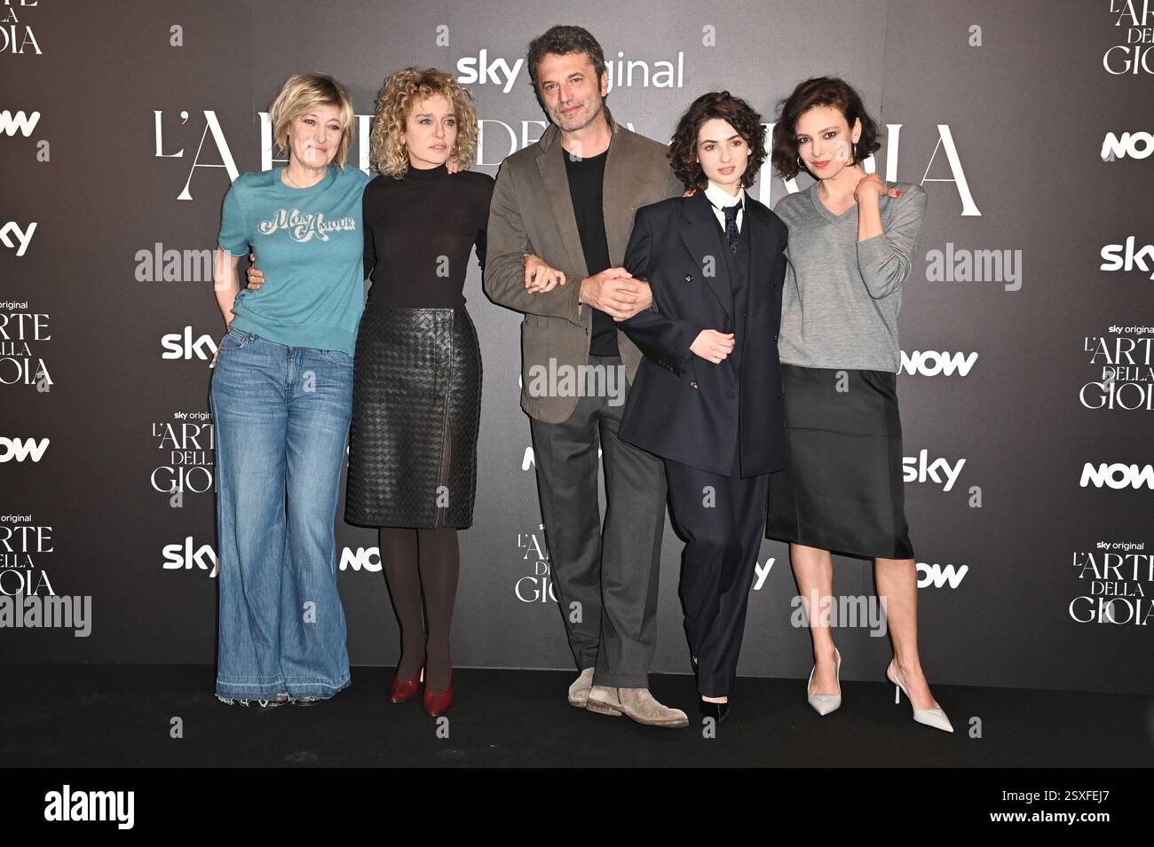 Valeria Bruni Tedeschi , Valeria Golino , Guido Caprino , Tecla Insolia ...