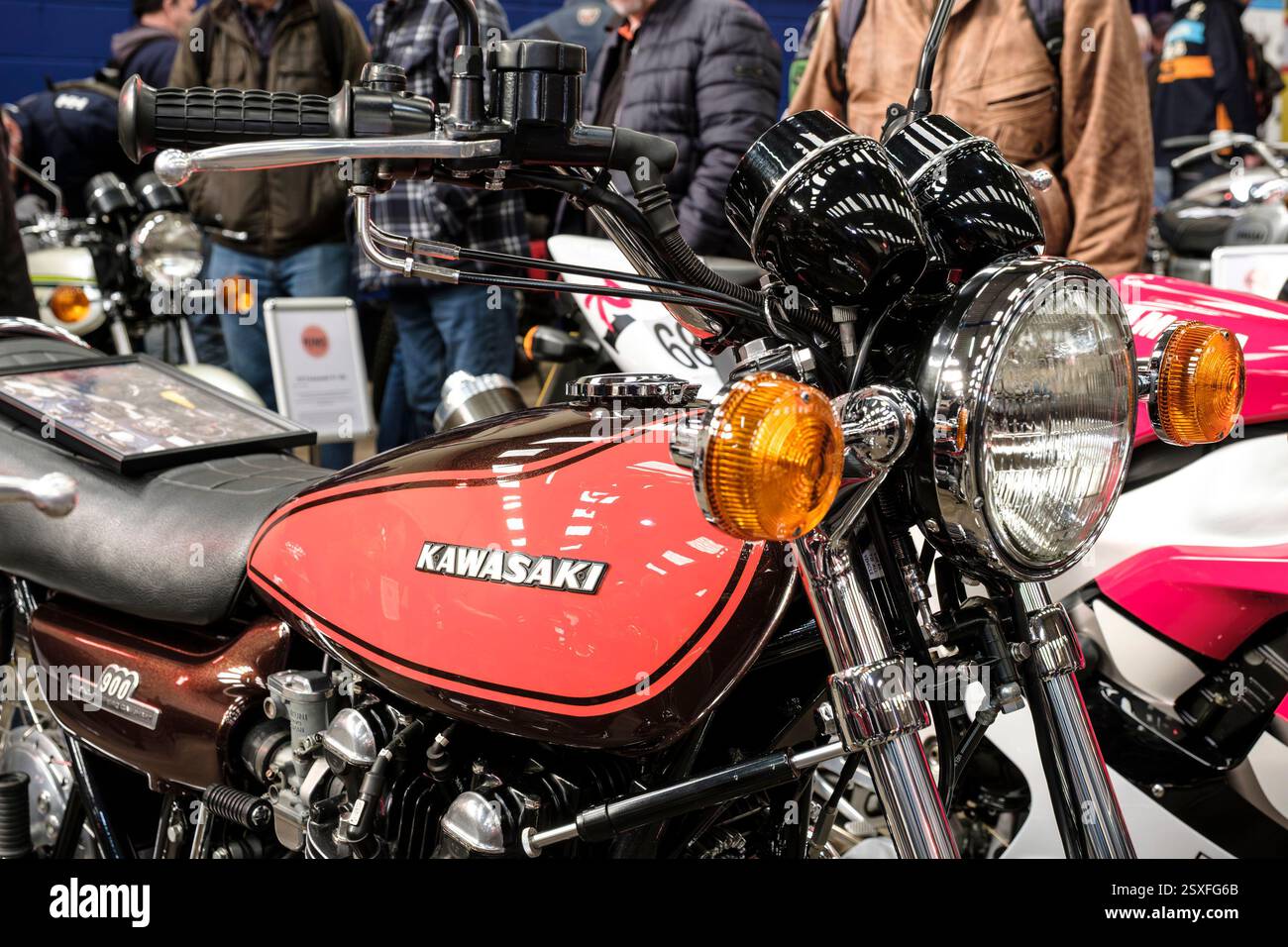 Bristol Classic Motorcycle show 2025 Kawasaki Z1 4 cyclinder dohc 4 ...