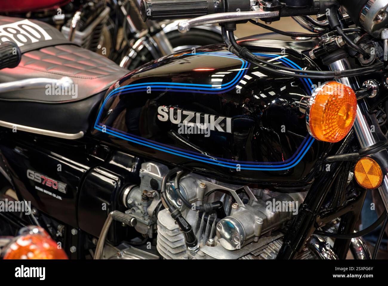 Suzuki gs750e hi-res stock photography and images - Alamy