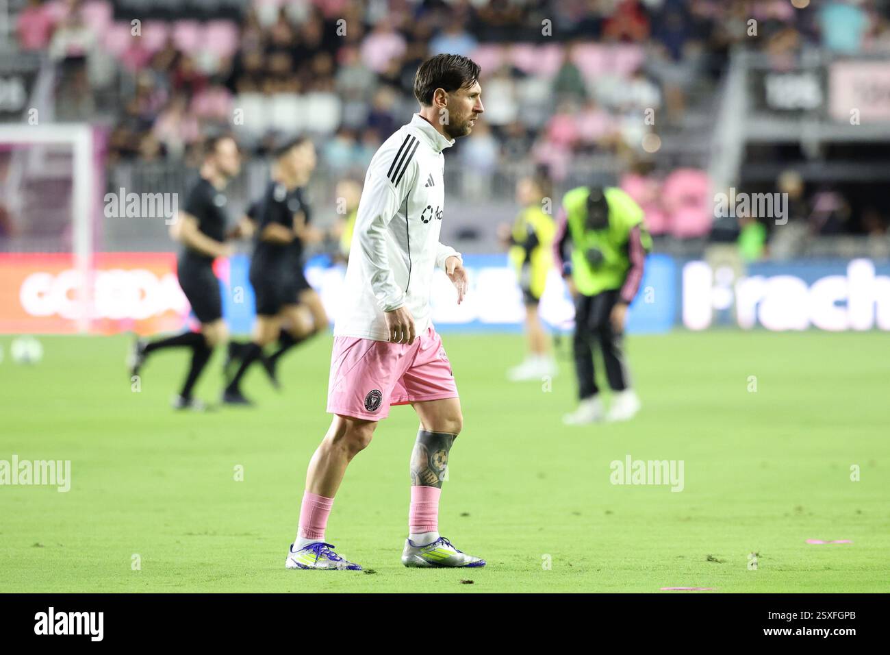 FORT LAUDERDALE, FLORIDA - FEBRUARY 22: Lionel Messi #10 of Inter Miami ...