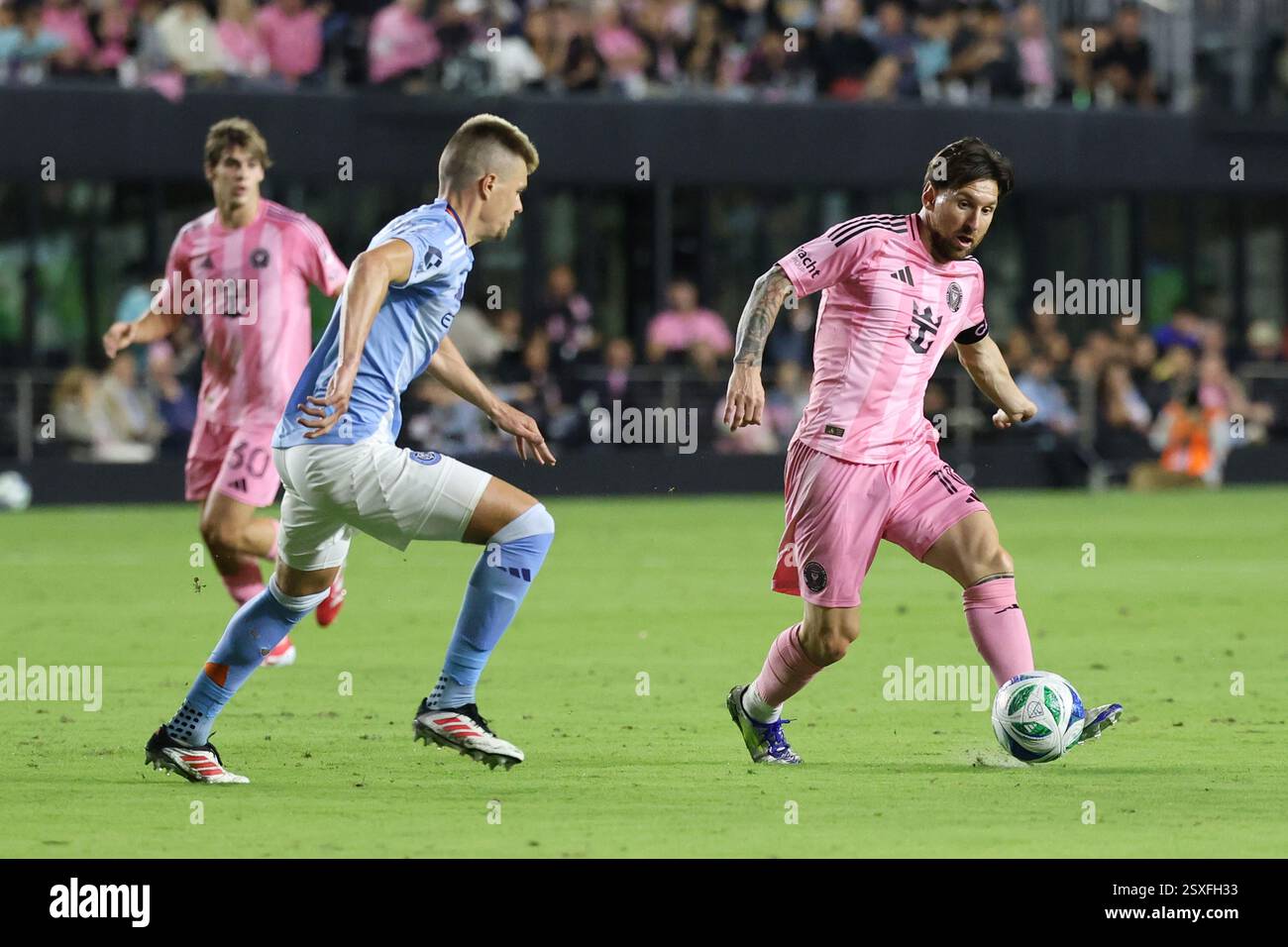 FORT LAUDERDALE, FLORIDA - FEBRUARY 22: Lionel Messi #10 of Inter Miami ...