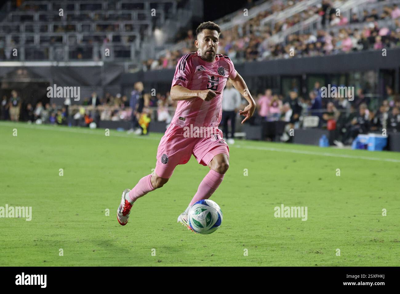 FORT LAUDERDALE, FLORIDA - FEBRUARY 22: Jordi Alba #18 of Inter Miami ...