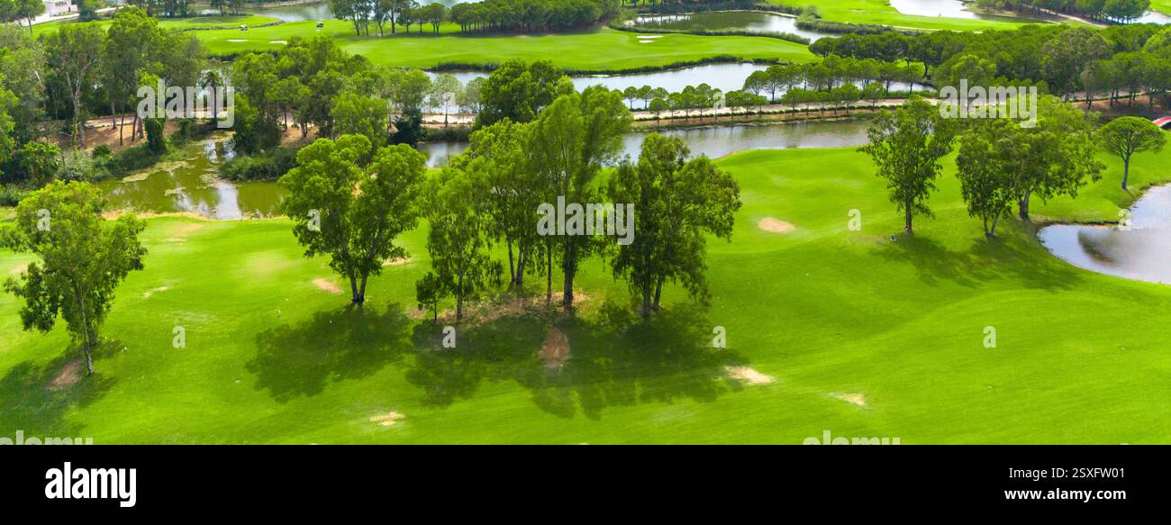 Golf course sand water features hi-res stock photography and images - Alamy