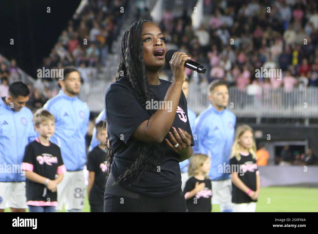 Fort Lauderdale, Florida, USA. 22nd Feb, 2025. Singer Whitney Drake ...