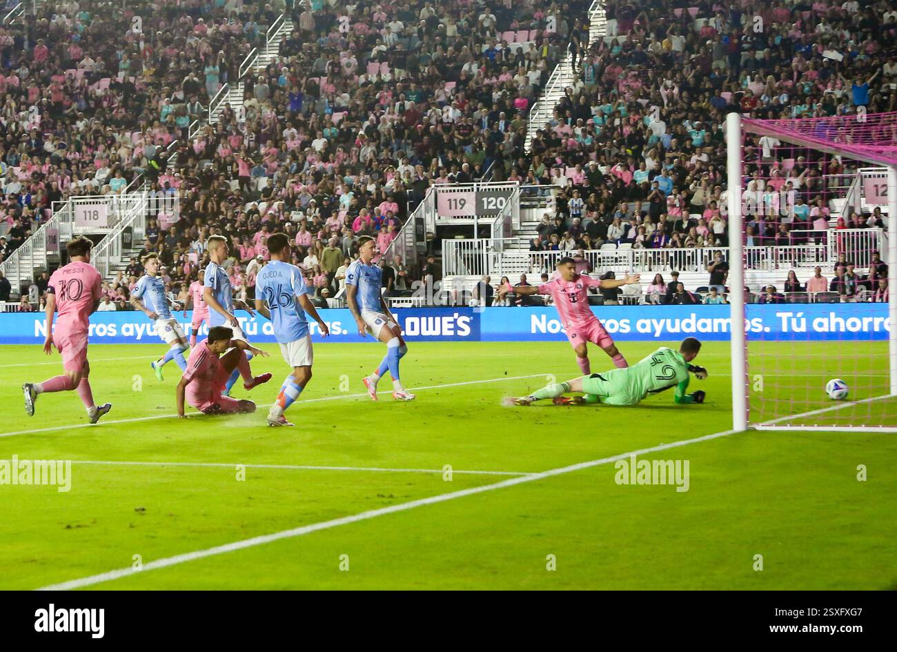 Lionel messi inter miami first game hi-res stock photography and images ...
