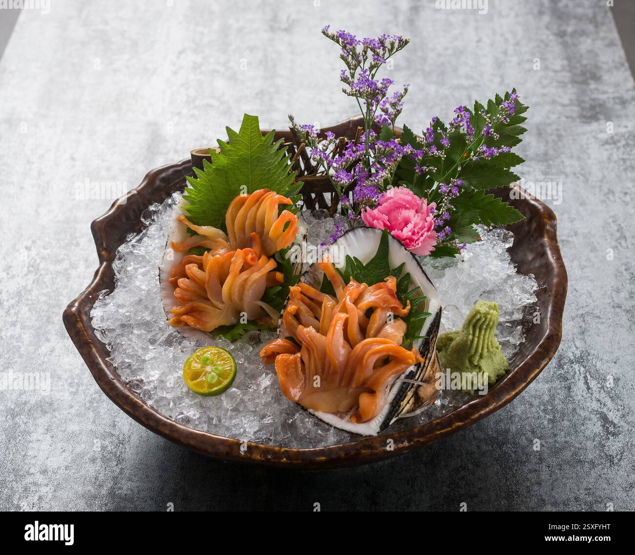 Akagai (Ark Shell) sashimi Stock Photo - Alamy