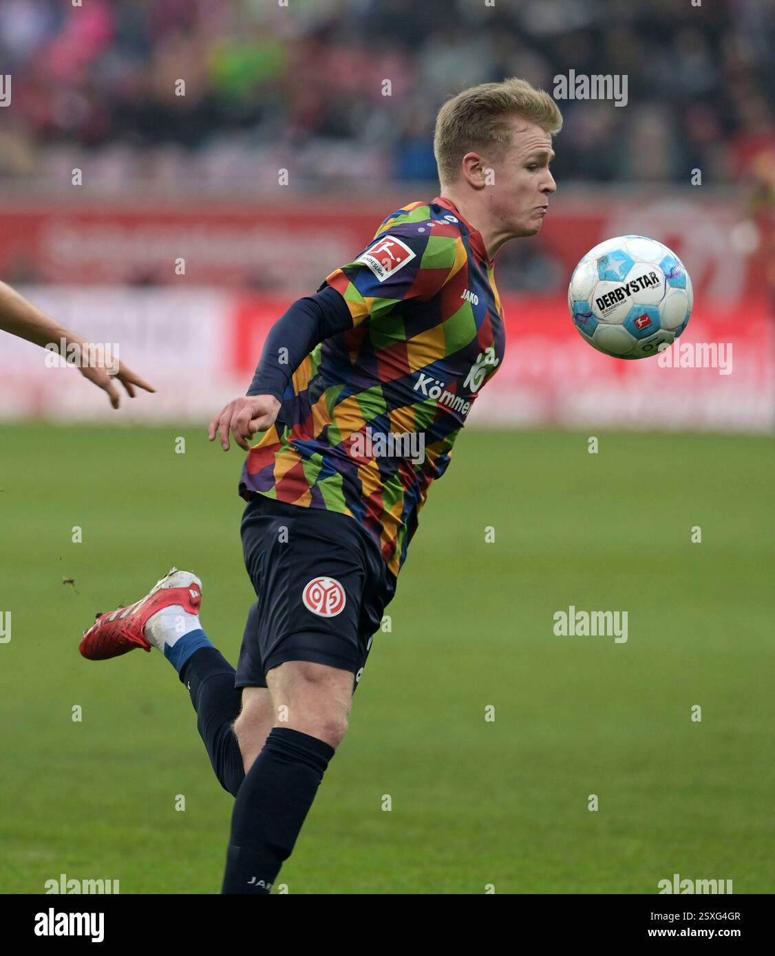 Mainz, Deutschland. 22nd Feb, 2025. Jonathan Burkardt fotografiert beim ...