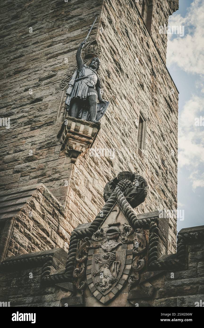 William Wallace statue and coat of arms at The National Wallace ...