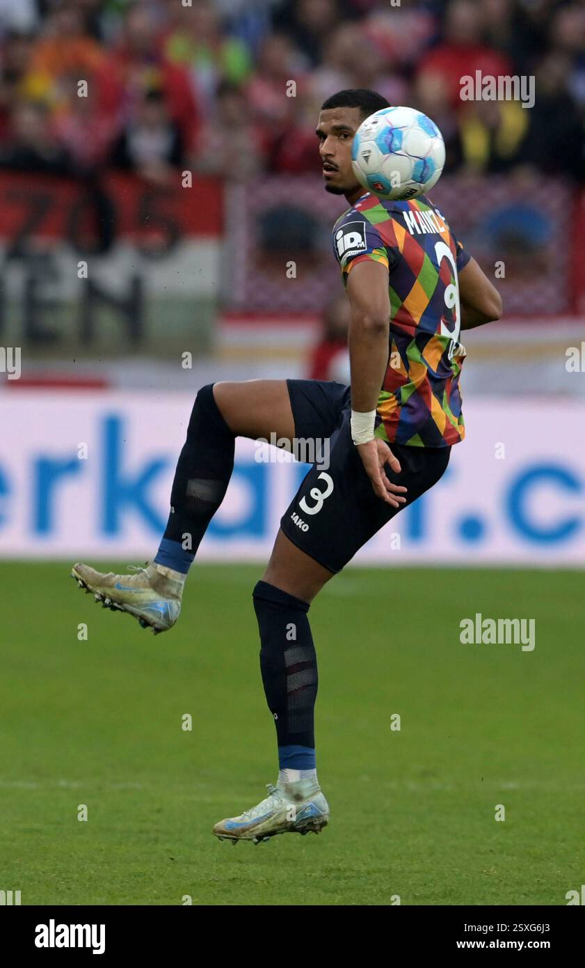 Mainz, Deutschland. 22nd Feb, 2025. Moritz Jenz fotografiert beim ...