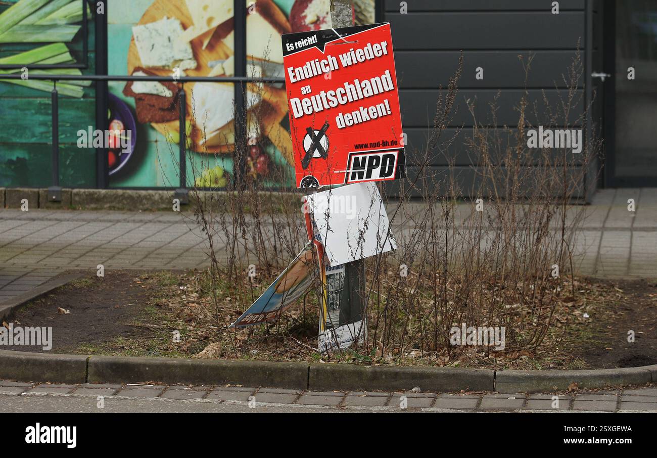Ein Wahlplakat vom Landesverband der Partei Nationaldemokratische ...