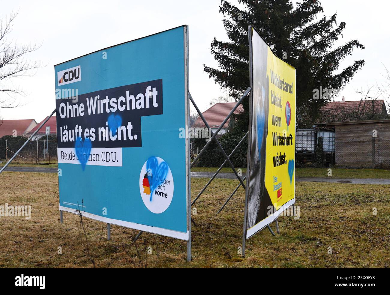 Wahlplakate 21.02.2025, Grossobringen, Wahlplakate zur Bundestagswahl ...