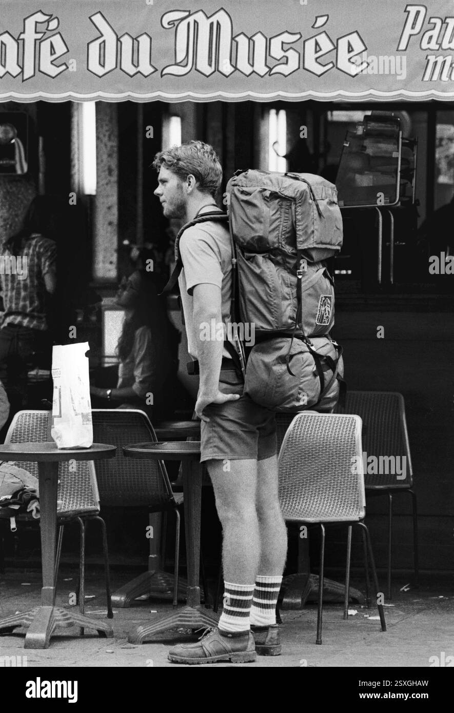 Giovane turista hi-res stock photography and images - Alamy