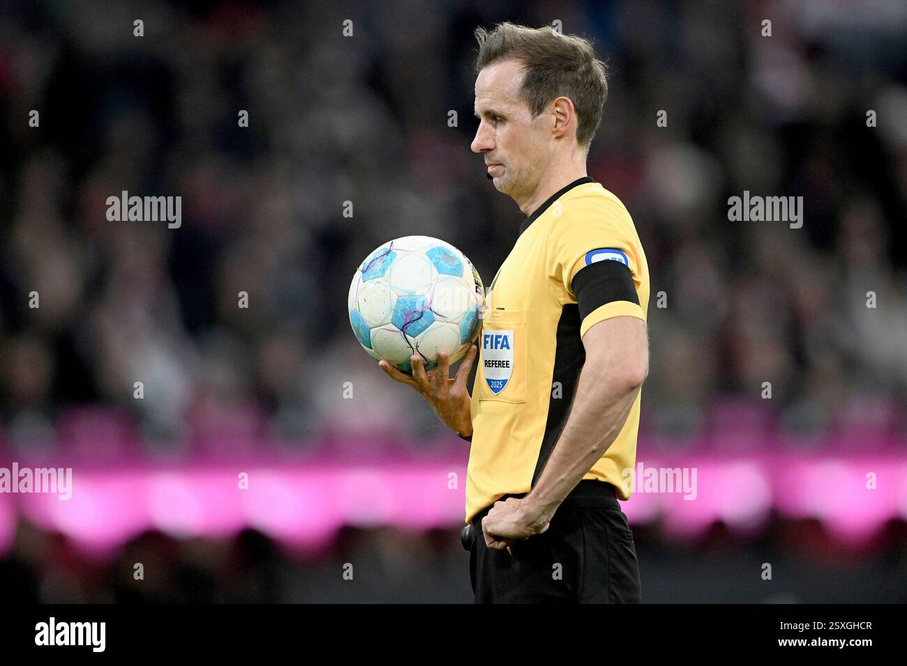 Muenchen, Deutschland. 23rd Feb, 2025. Fussball; Spieltag 23; 1 ...