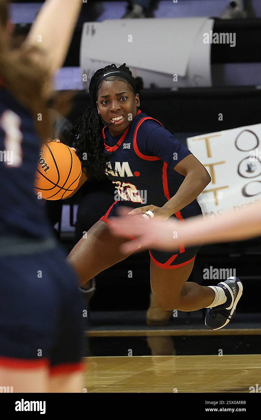 SPARTANBURG, SC - FEBRUARY 20: Samford Bulldogs guard Sierra Godbolt ...