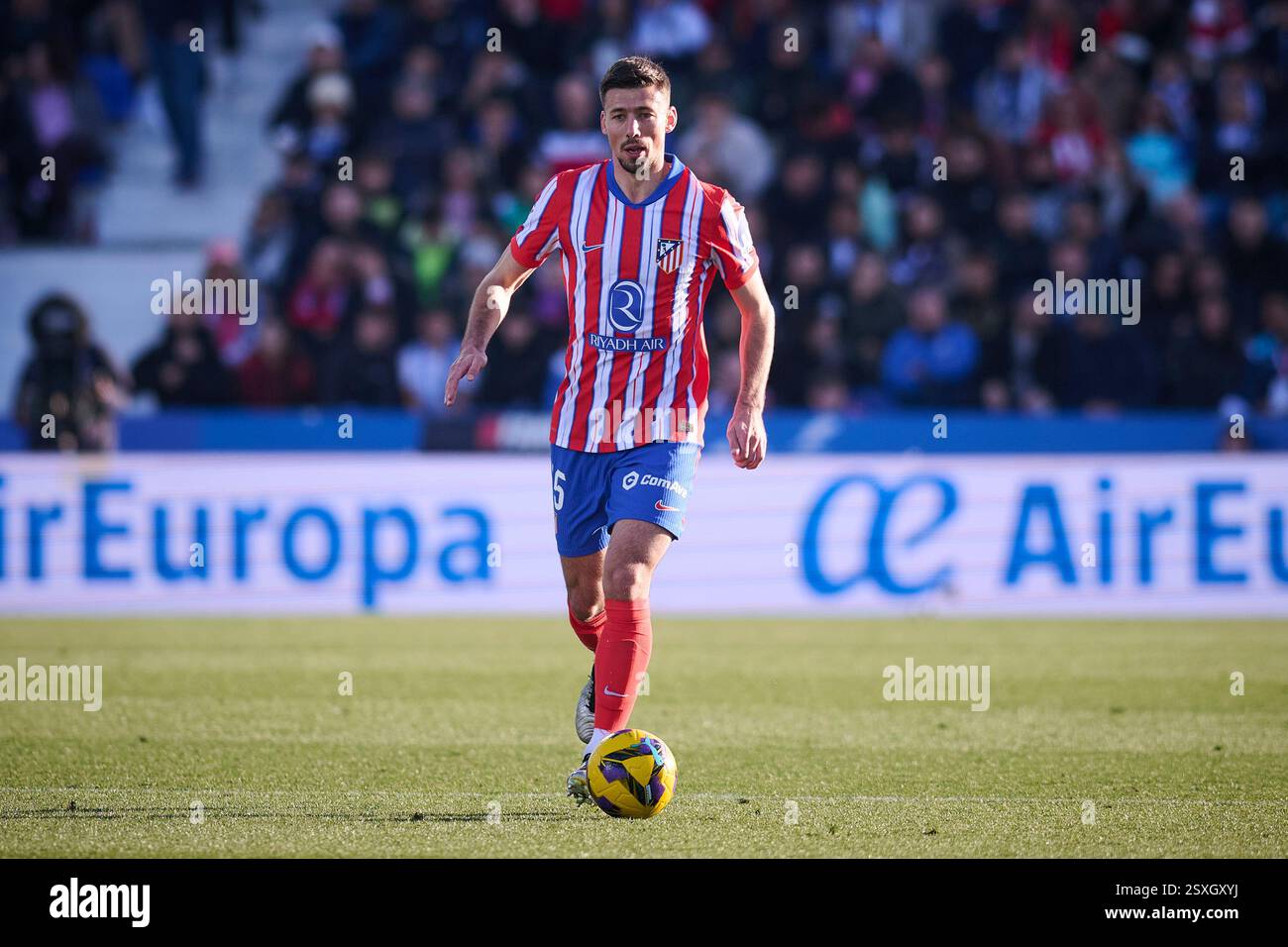 Leganes, Spain. 18th Jan, 2025. Atletico de Madrid's Clement Lenglet ...