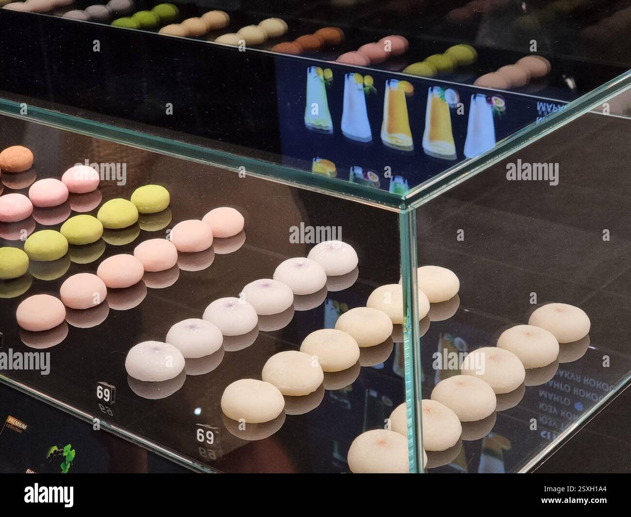 Itis cafe hi-res stock photography and images - Alamy