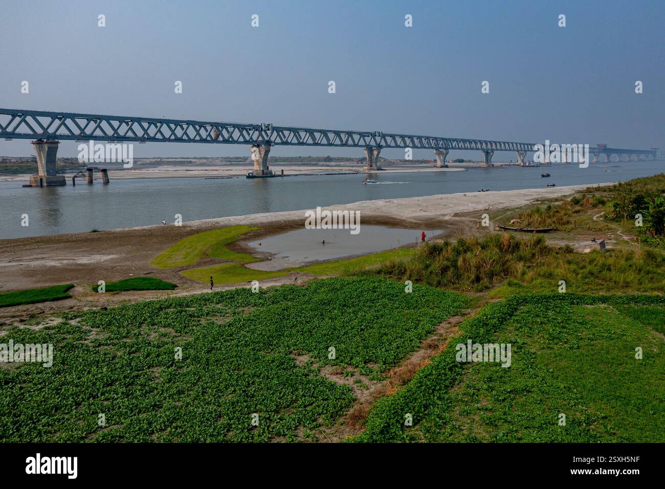The under-construction Padma Multipurpose Bridge spanning the Padma ...