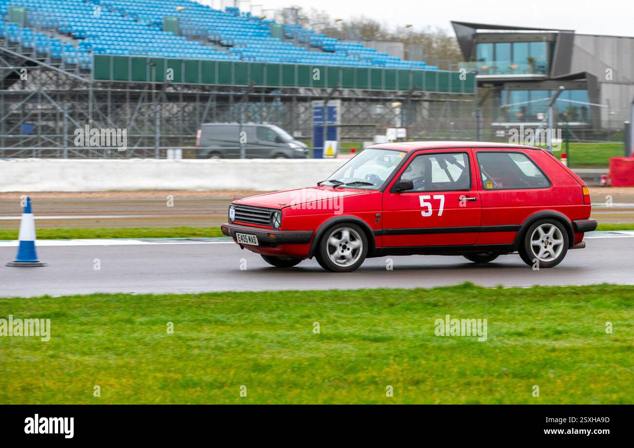 V.S.C.C. Pomeroy Trophy. Pre War vintage cars compete against newer ...