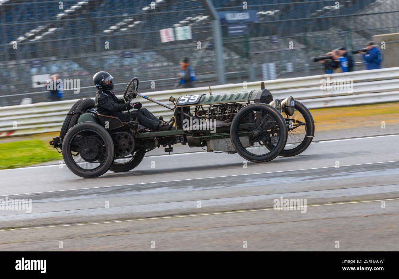 V.S.C.C. Pomeroy Trophy. Pre War vintage cars compete against newer ...