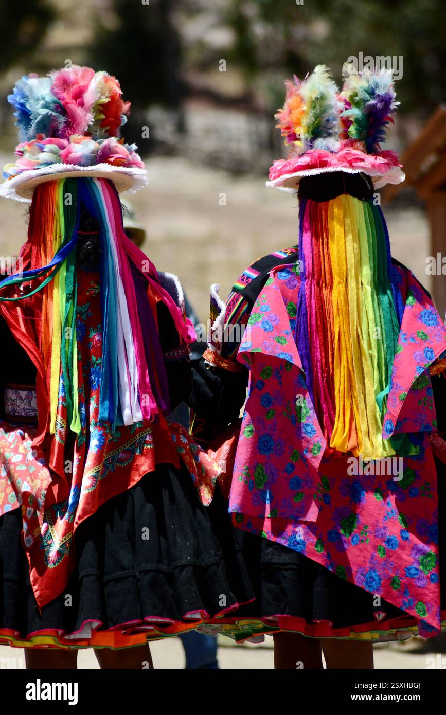 Colourful women Tequila dancers of Lake Titicaca Stock Photo - Alamy
