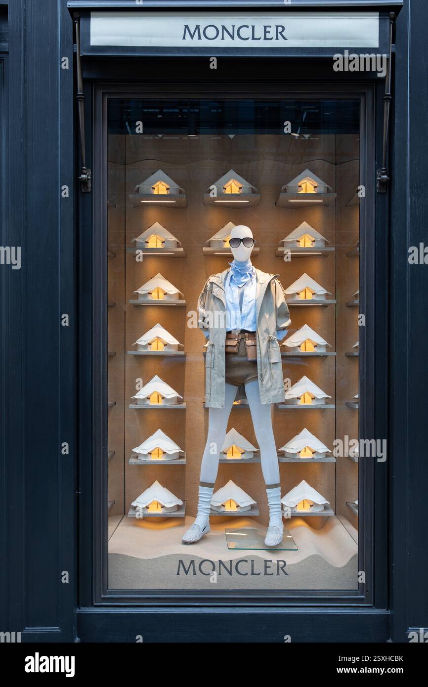 Moncler street hi-res stock photography and images - Alamy