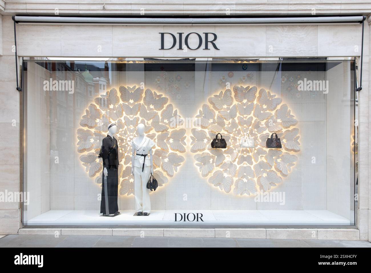 Dior shop window Stock Photo - Alamy