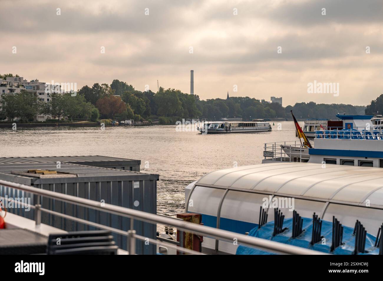 12 Stunden Stern Kreis Das Schiff Poseidon der Stern Kreis Schifffahrt ...