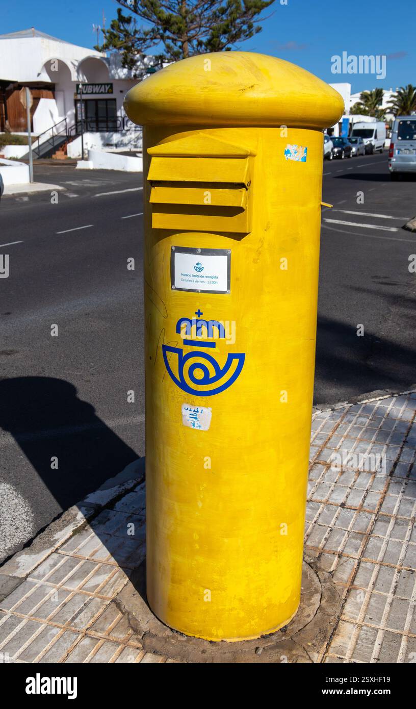Yellow postbox for local mail hi-res stock photography and images - Alamy
