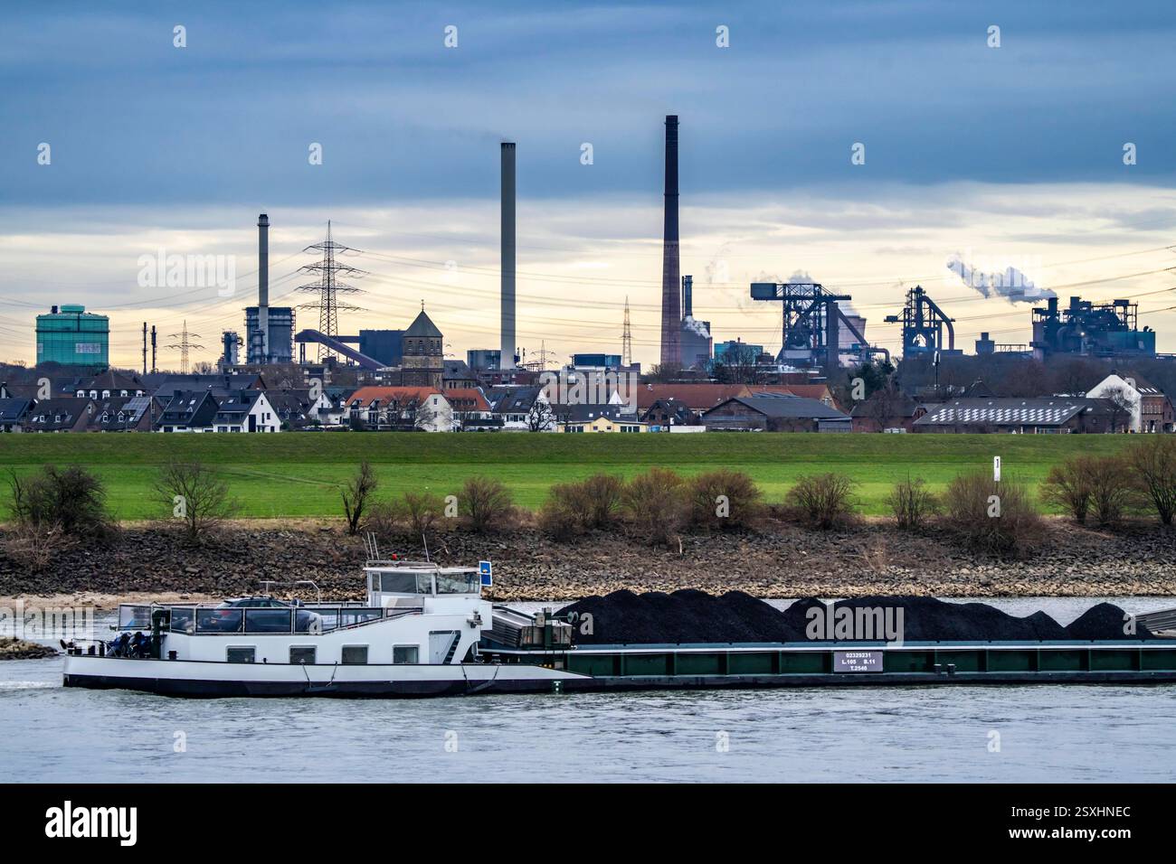 Hüttenwerke Krupp-Mannesmann, HKM in Duisburg-Hüttenheim, 2 Hochöfen ...