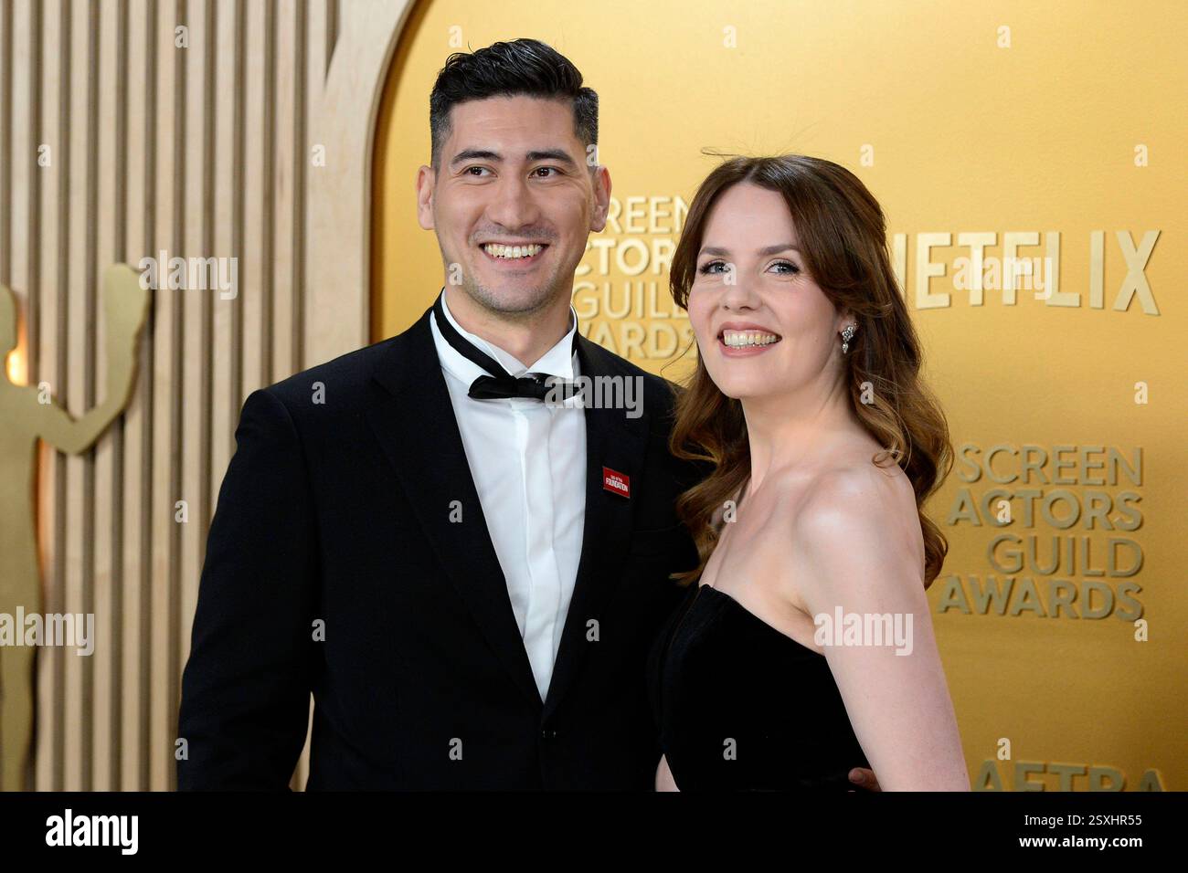 Kenichiro Thomson mit Begleitung bei der Verleihung der 31. Screen ...