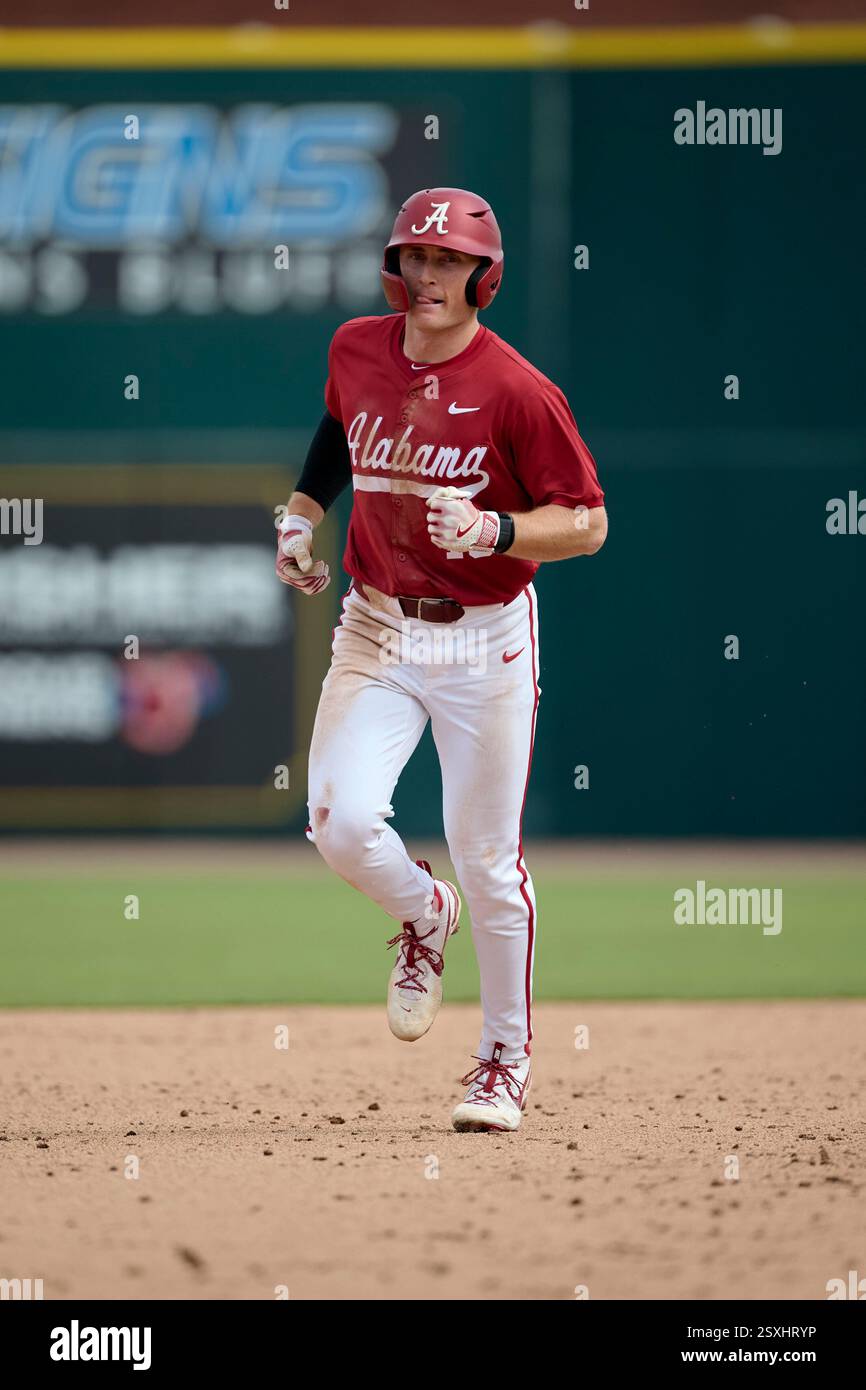 Alabama Crimson Tide Will Hodo (18) rounding the bases after hitting a ...
