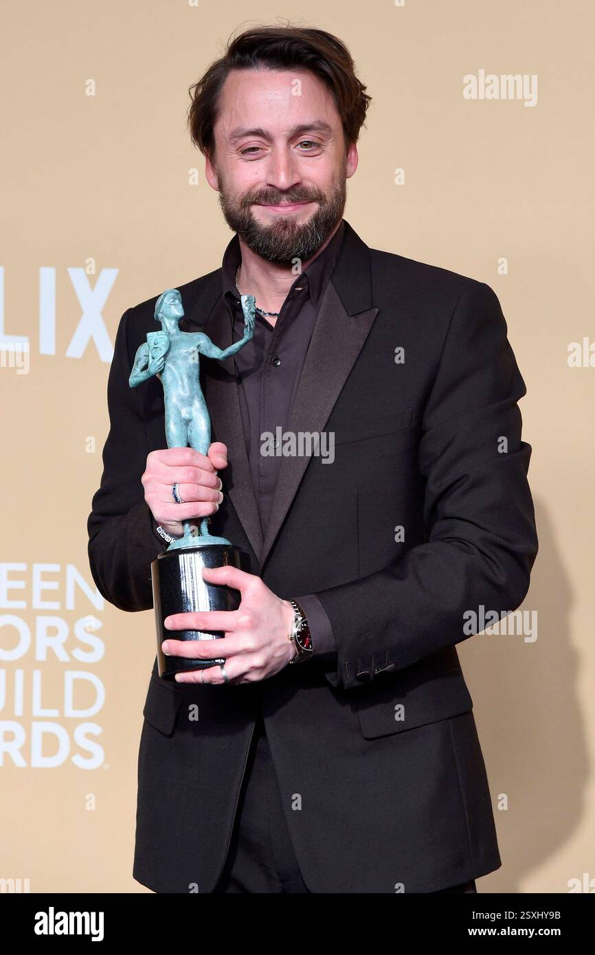 Kieran Culkin mit dem Preis für den besten Nebendarsteller in Kino in A ...