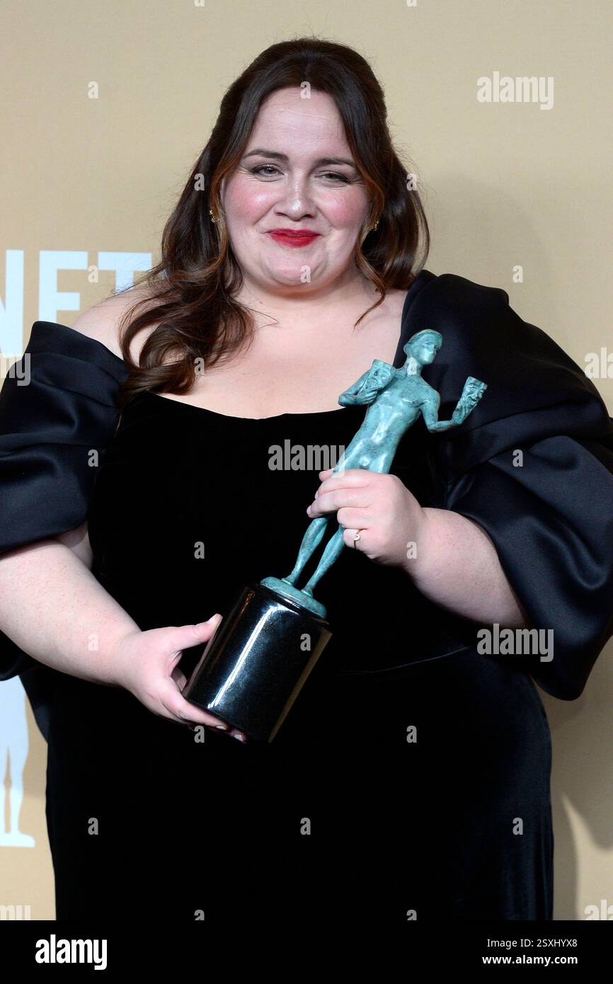 Jessica Gunning mit dem Preis für die besten Hauptdarstellerin in der ...