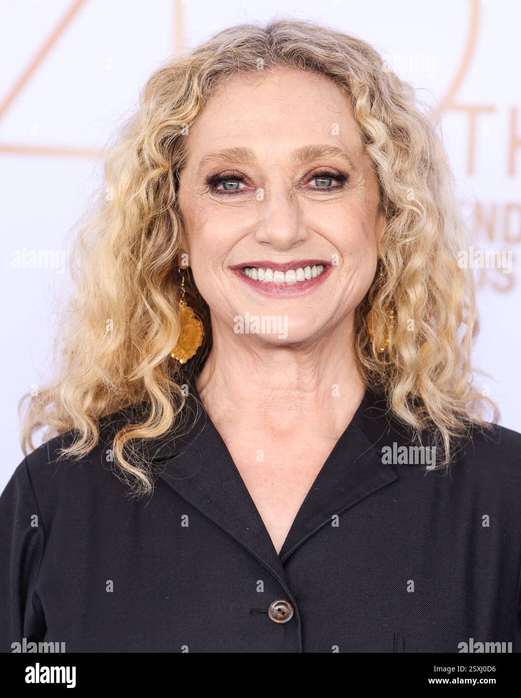 SANTA MONICA, LOS ANGELES, CALIFORNIA, USA - FEBRUARY 22: Carol Kane ...