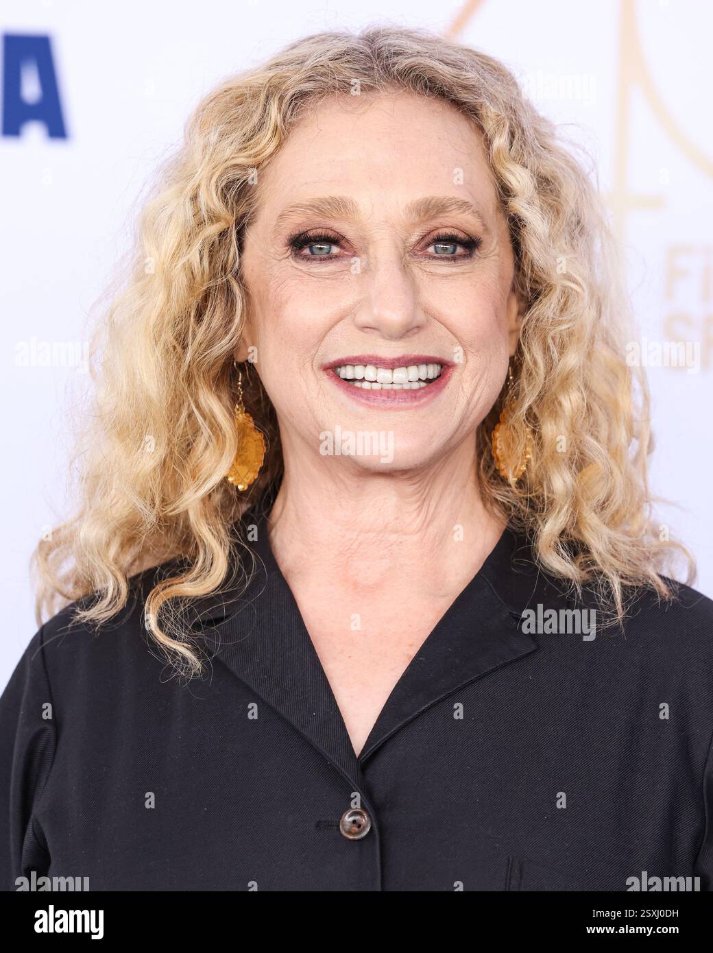SANTA MONICA, LOS ANGELES, CALIFORNIA, USA - FEBRUARY 22: Carol Kane ...