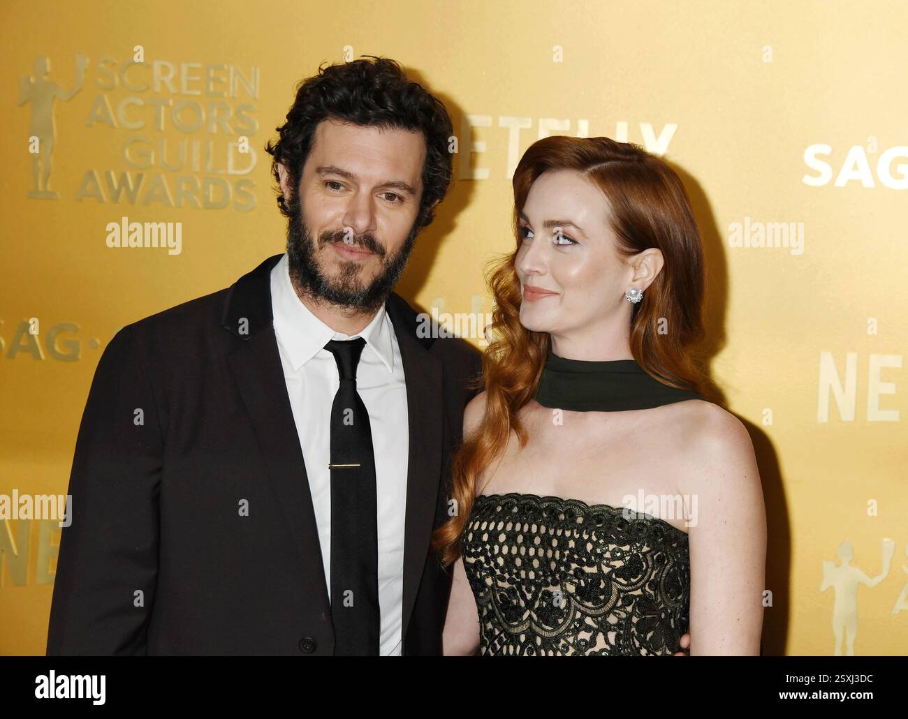 LOS ANGELES, CALIFORNIA - FEBRUARY 23: (L-R) Adam Brody and Leighton ...