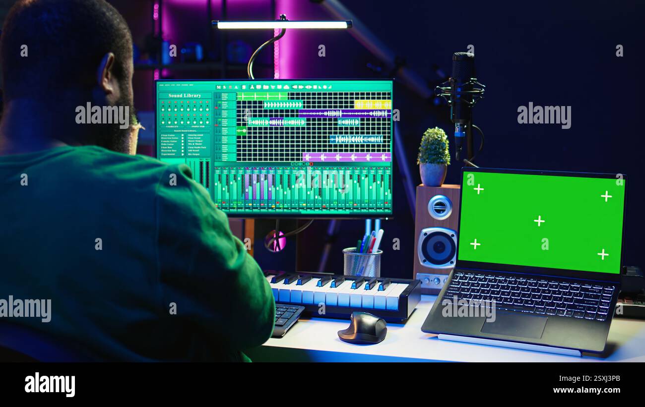 Camera recording green screen interface hi-res stock photography and ...