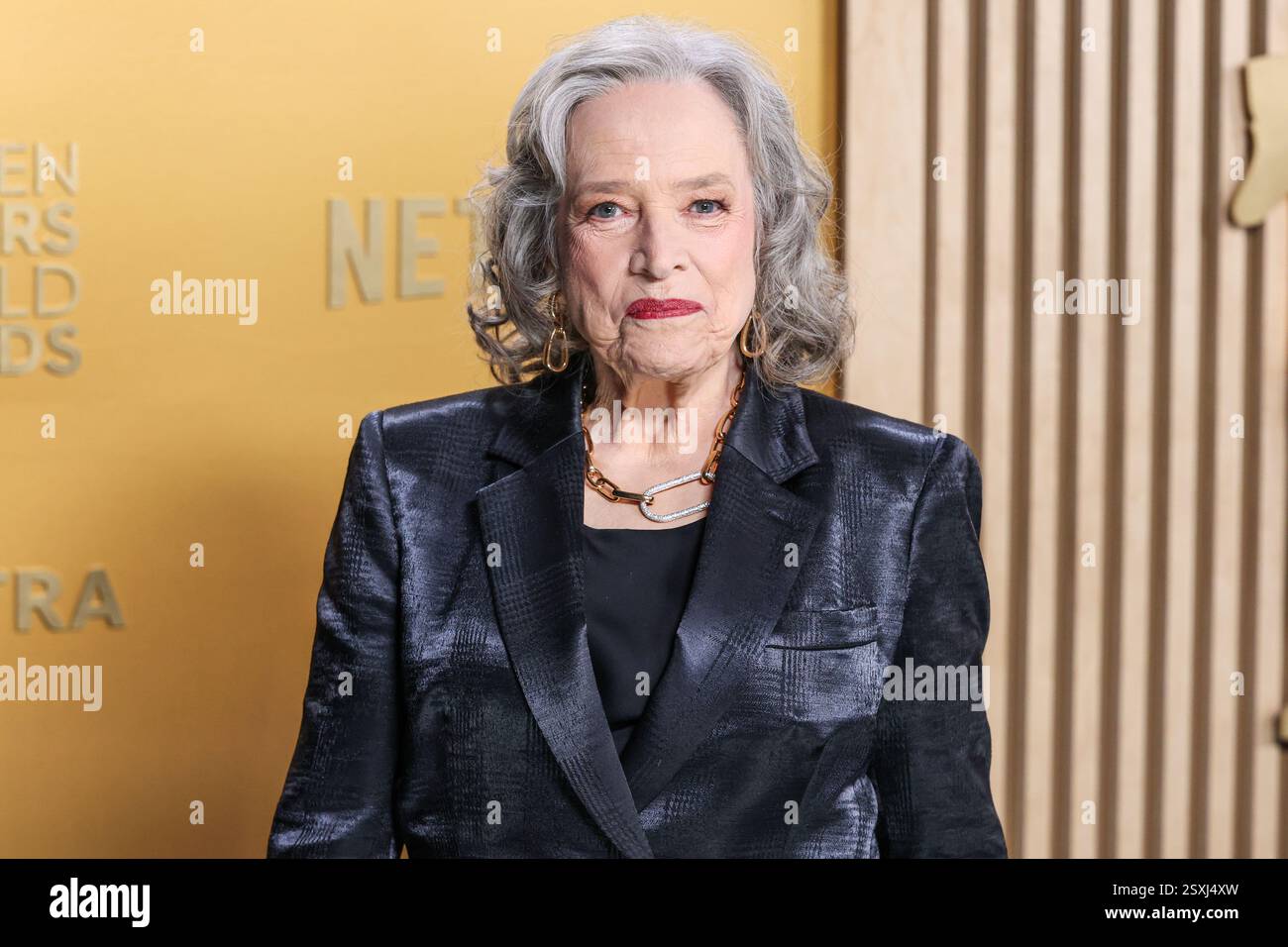 LOS ANGELES, CALIFORNIA, USA - FEBRUARY 23: Kathy Bates arrives at the ...