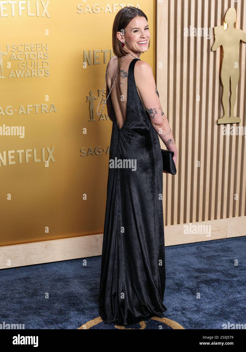 LOS ANGELES, CALIFORNIA, USA - FEBRUARY 23: Sosie Bacon wearing a ...