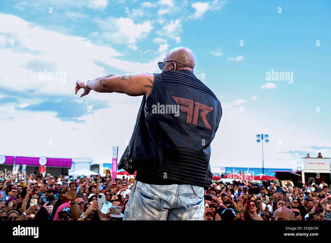 Flo Rida performs on stage during 3 to 5 on Ocean Drive as part of ...