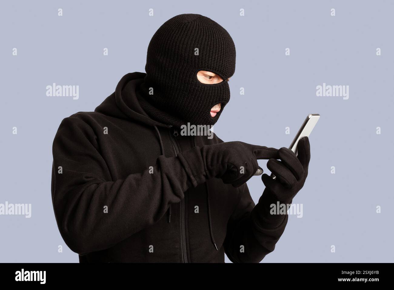 Mobile scam banking fraud hi-res stock photography and images - Alamy