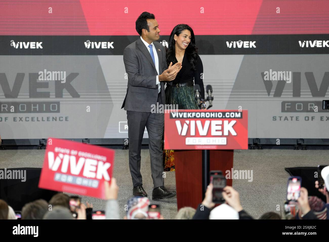 Apoorva Ramaswamy, right, introduces her husband, Vivek Ramaswamy, left ...