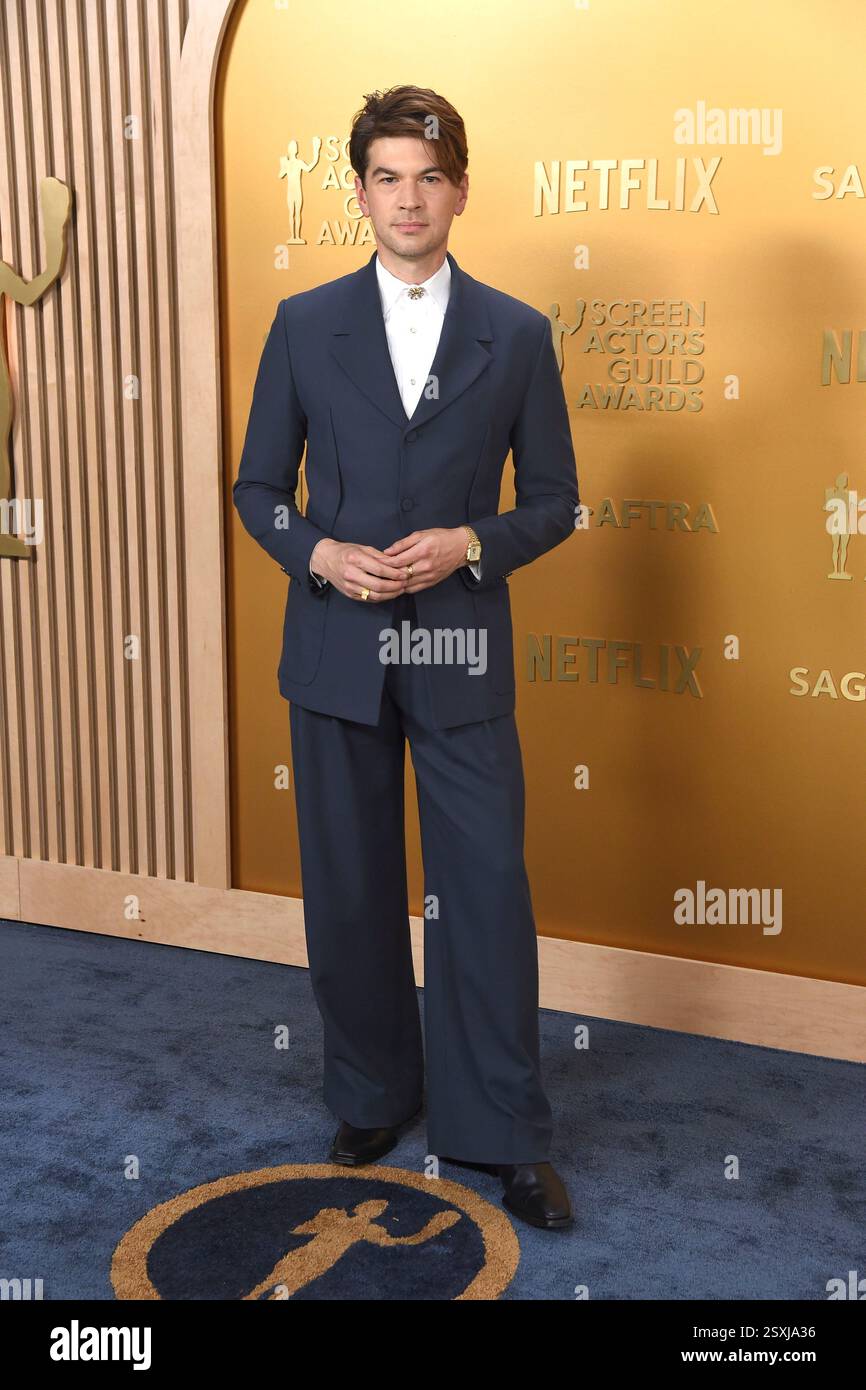 Devin Kawaoka bei der Verleihung der 31. Screen Actors Guild Awards ...
