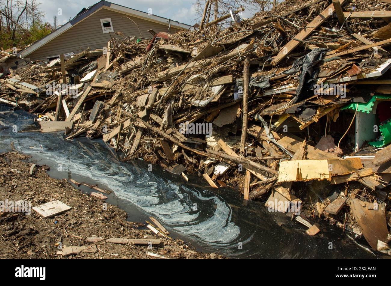Hurricane katrina aftermath destruction hi-res stock photography and images - Alamy