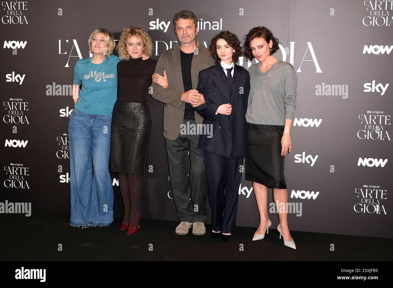 Valeria Bruni Tedeschi, Valeria Golino, Guido Caprino, Tecla Insolia ...
