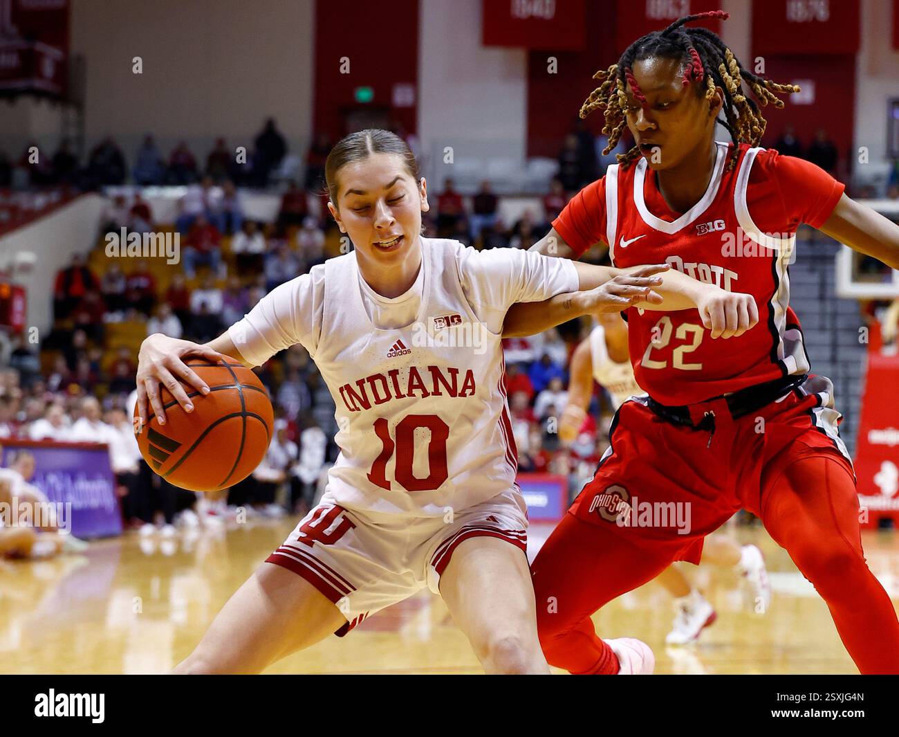 BLOOMINGTON, IN - FEBRUARY 20: Indiana Hoosiers guard Shay Ciezki (10 ...