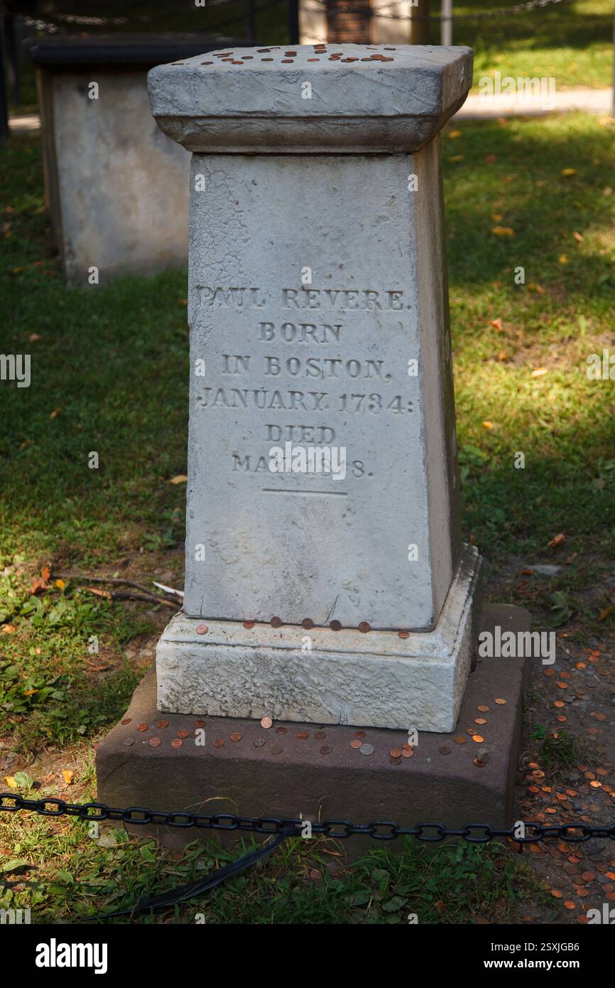The Paul Revere tomb at the HIstorical Granary Burying Ground where the ...