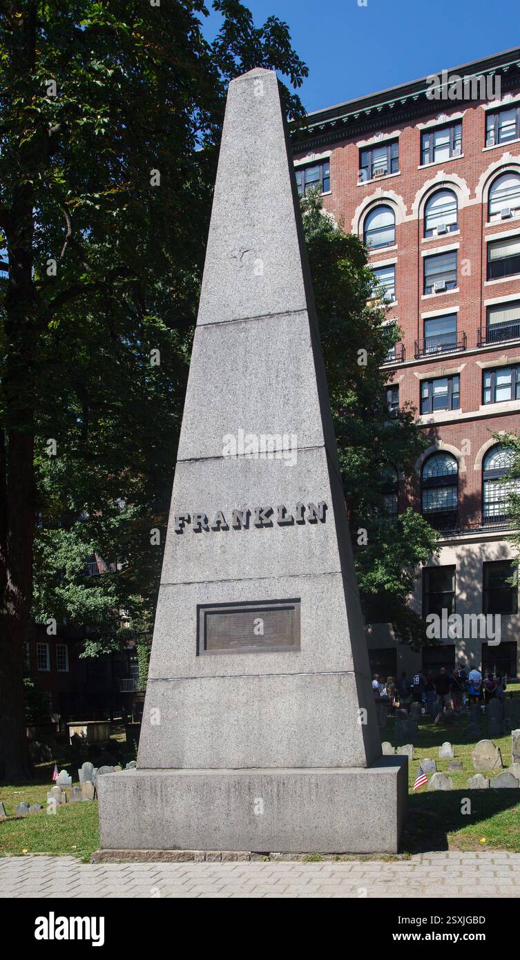 The Franklin obelisk at the HIstorical Granary Burying Ground where the ...